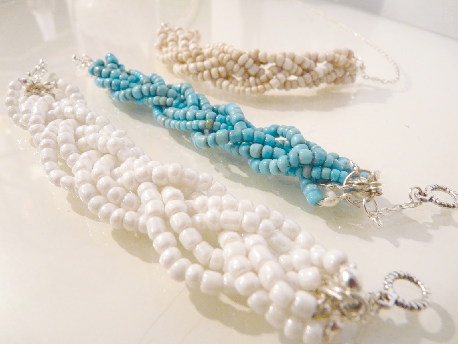 Tutoriel en vidéo : Créer un bracelet tressé en perles