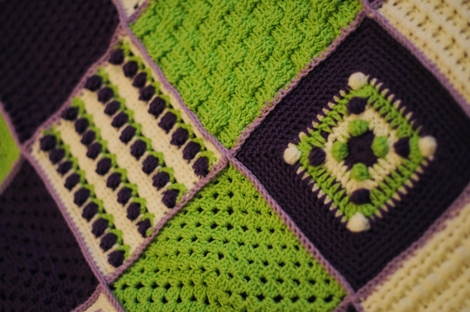 Not so fairy Floss: Crocheted Sampler Rug with Bobble Border