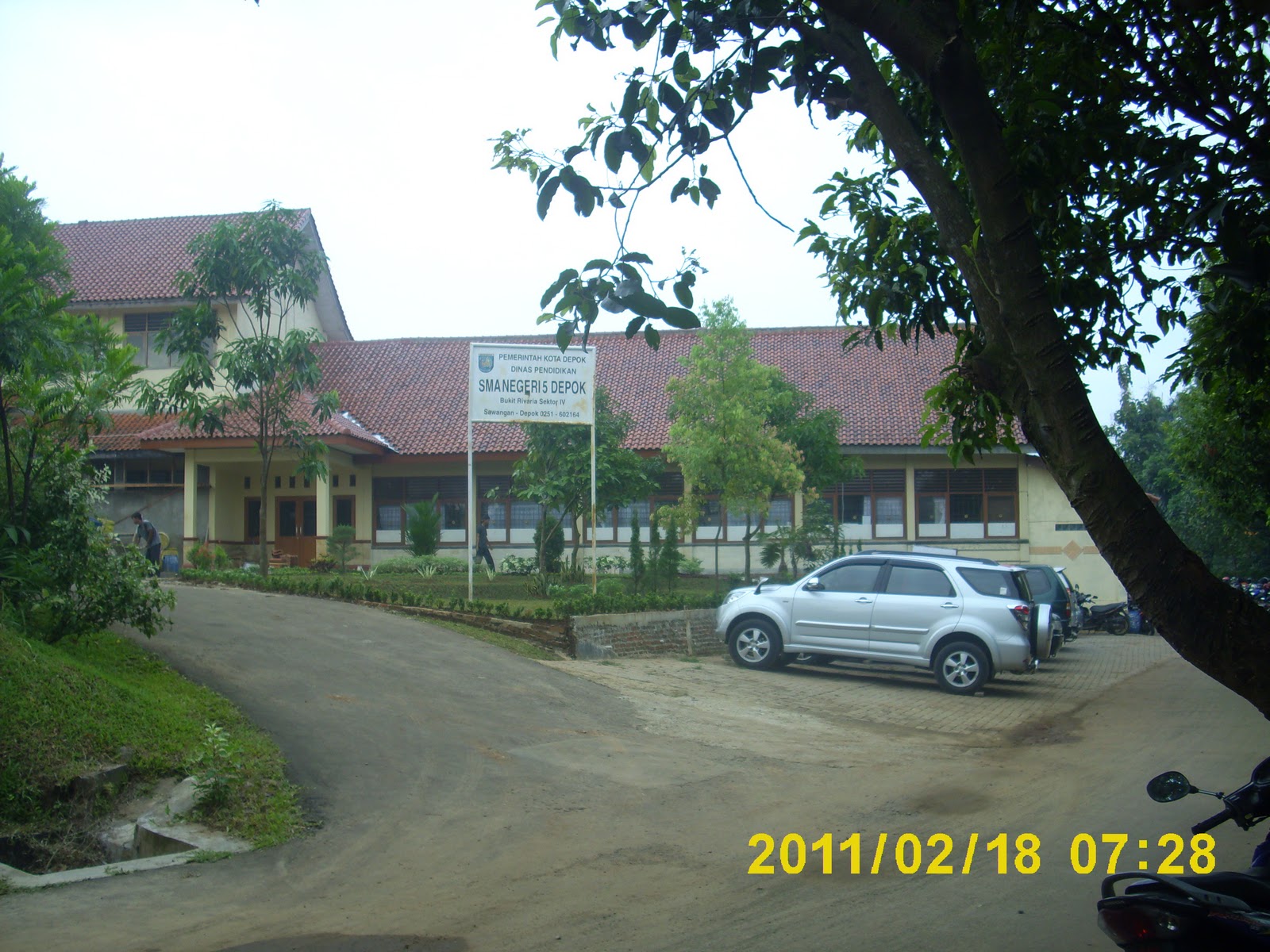 SMAN 5 DEPOK: inilah taman sekolah ku