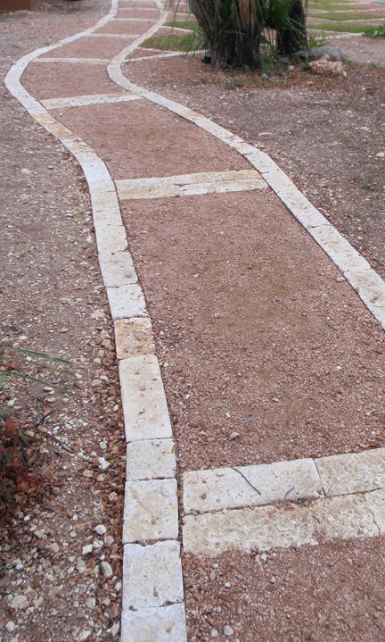 The Choice of Landscape: Rain and Construction of Successful Granite Paths