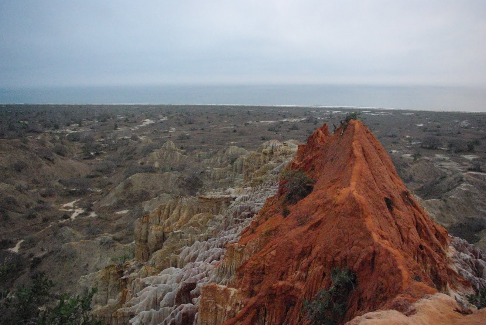 OLHAR DE CACIMBO: VIAGEM POR ANGOLA I _ PORTO AMBOIM