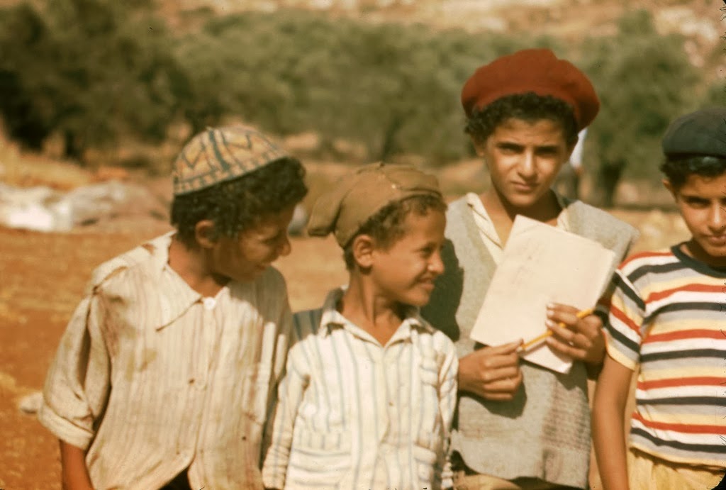Amazing Vintage Color Photographs Capture Daily Life in Israel in the ...