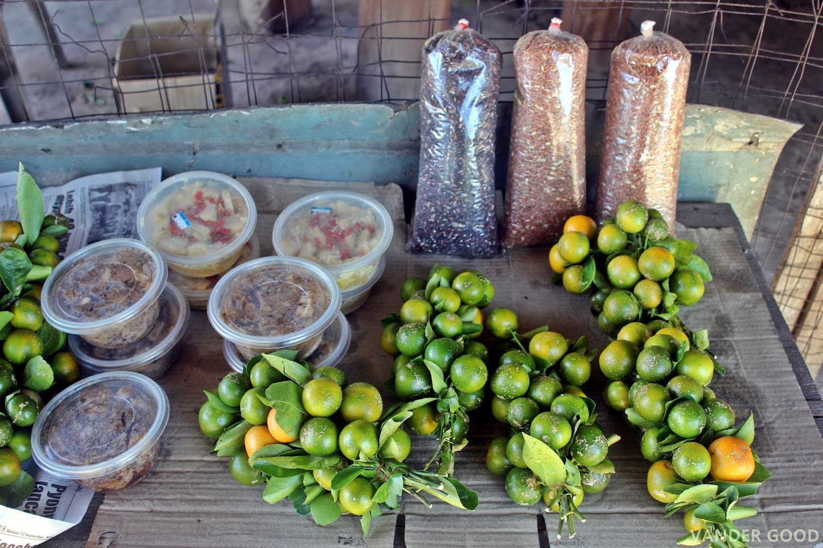 Kelazatan Sinalau Bakas (Smoked Wild Boar) di sepanjang jalan Tamparuli ...