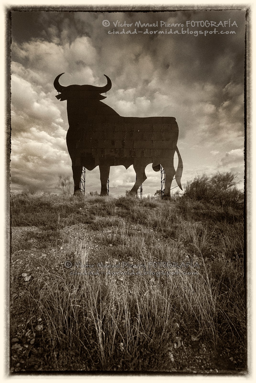 Ciudad-dormida: El Toro de Osborne en Extremadura, mapa de situación e ...