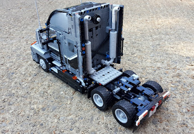 REVIEW: LEGO Technic Mack Anthem Truck | The Test Pit