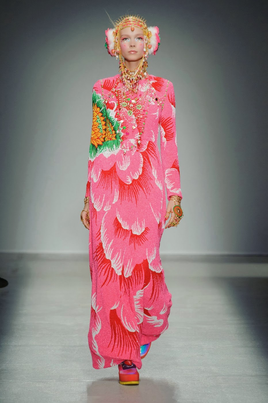Fashion Runway Manish Arora Fashion and Makeup artist Fall 2014 Paris ...