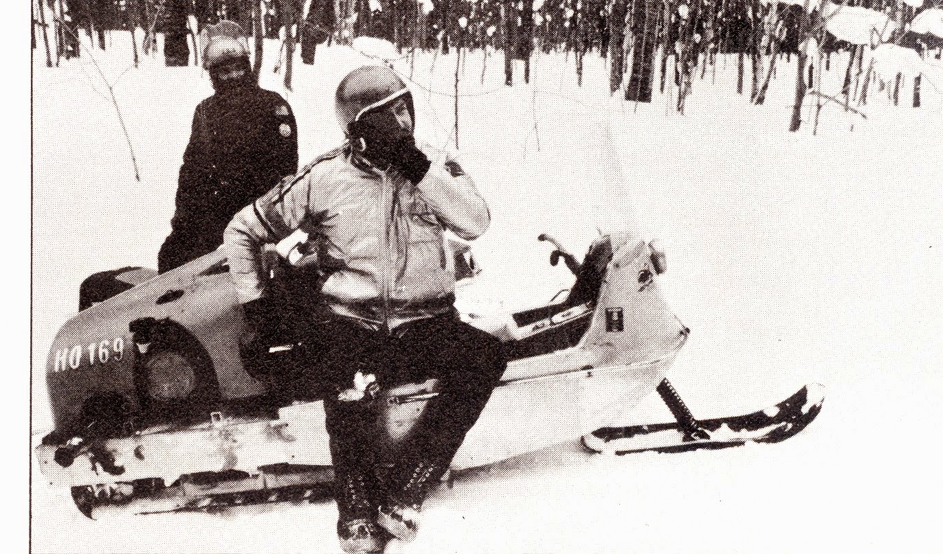CLASSIC SNOWMOBILES OF THE PAST: OLD SNOWMOBILE