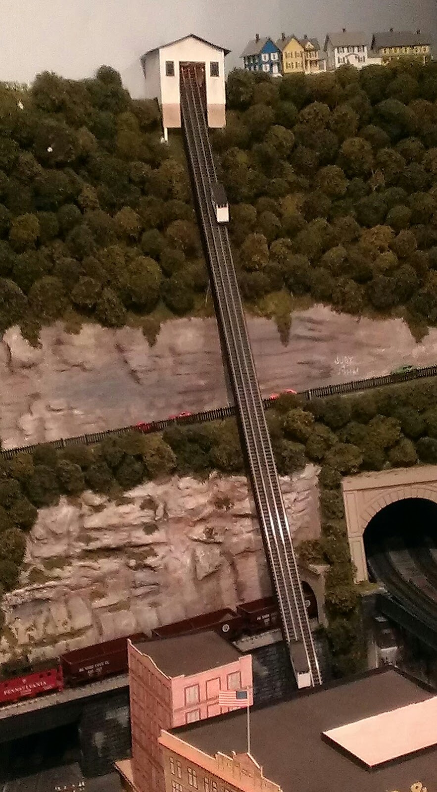 Pittsburgh Incline Model - Gallery Blitz