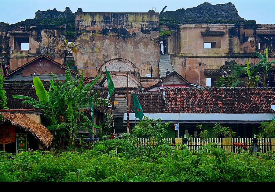 Pulau Cemeti Tamansari - SOBO nDESO