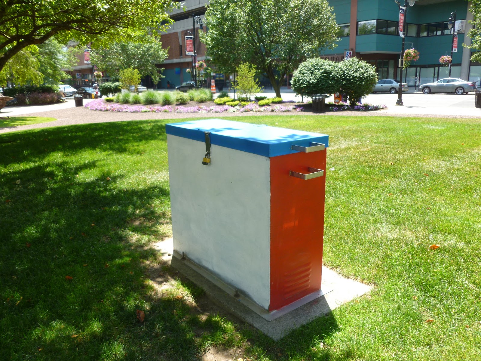 Photo-ops: Decorated Utility Box: Simple Changes - Springfield, MA