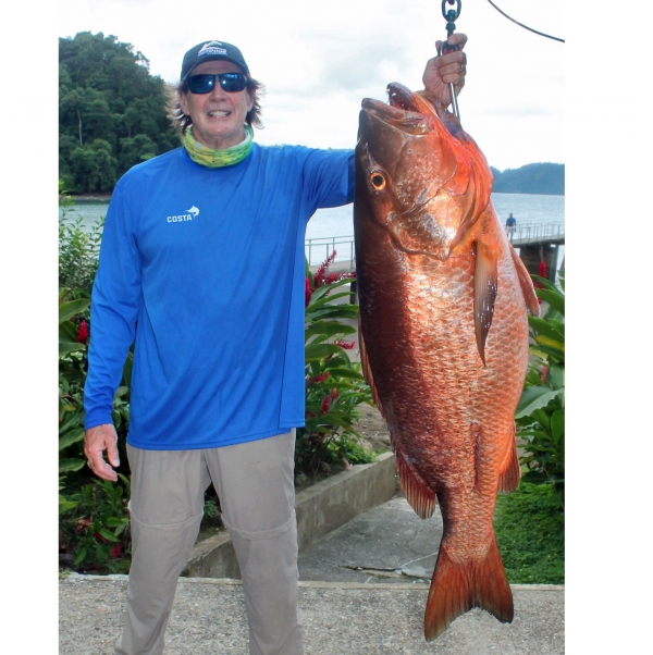 International Fishing News: PANAMA: huge snapper on light line