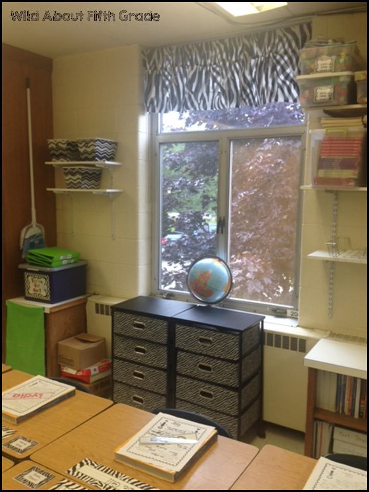 5th Grade Classroom Reveal and First Read Alouds | Wild about fifth grade