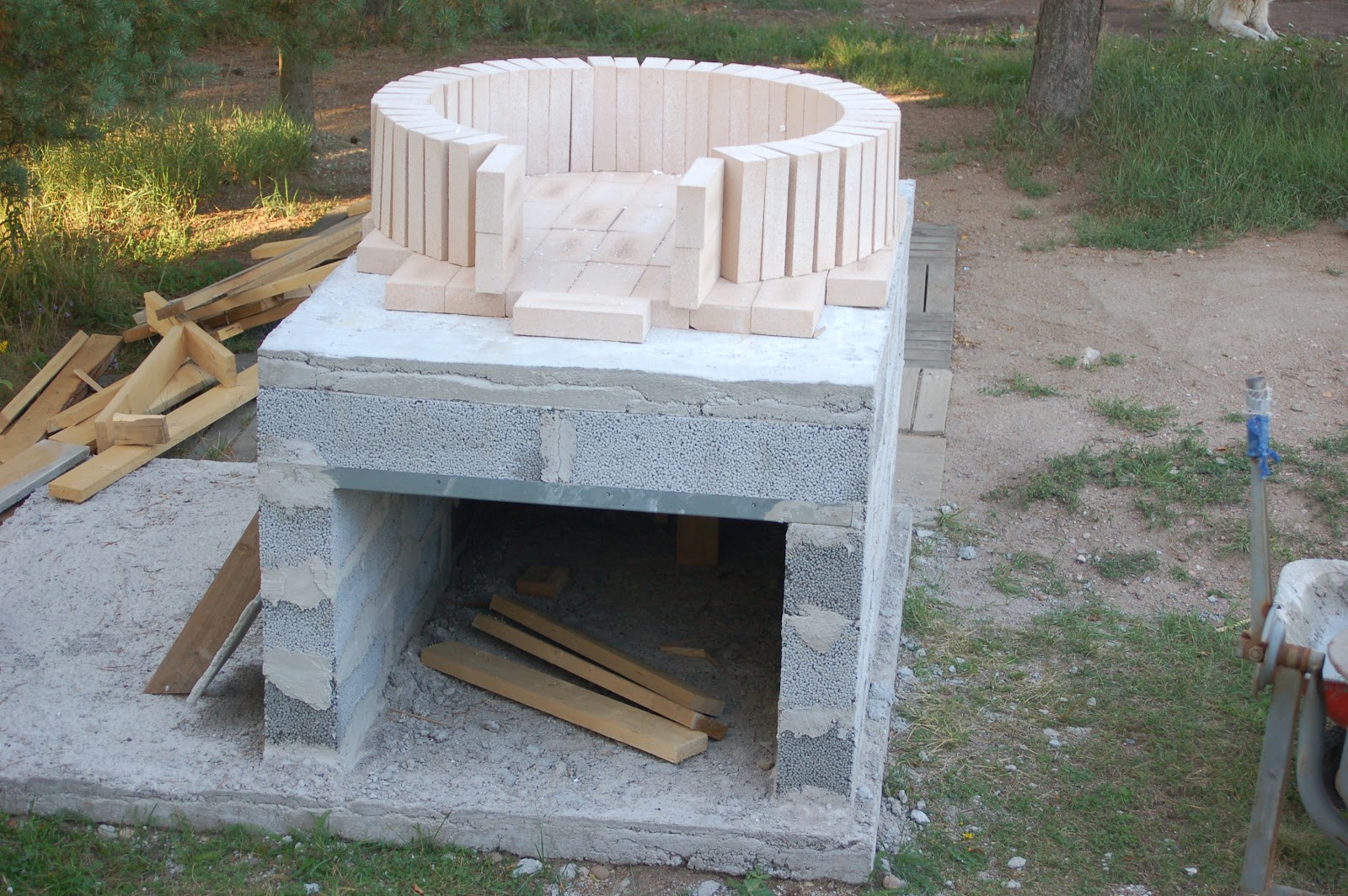 Tuulikummun keittiössä: PIZZERIA KOTIPIHALLAMME