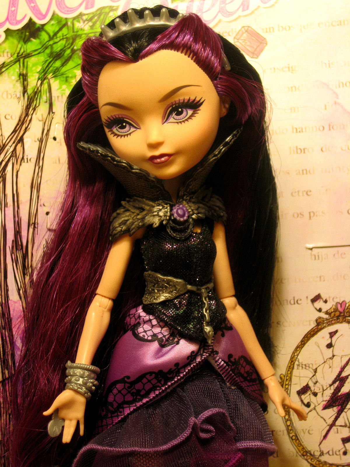 Voicething: Review: Ever After High -- Raven Queen
