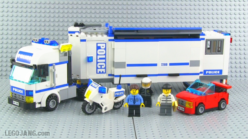 LEGO City Mobile Police Unit 7288 review!