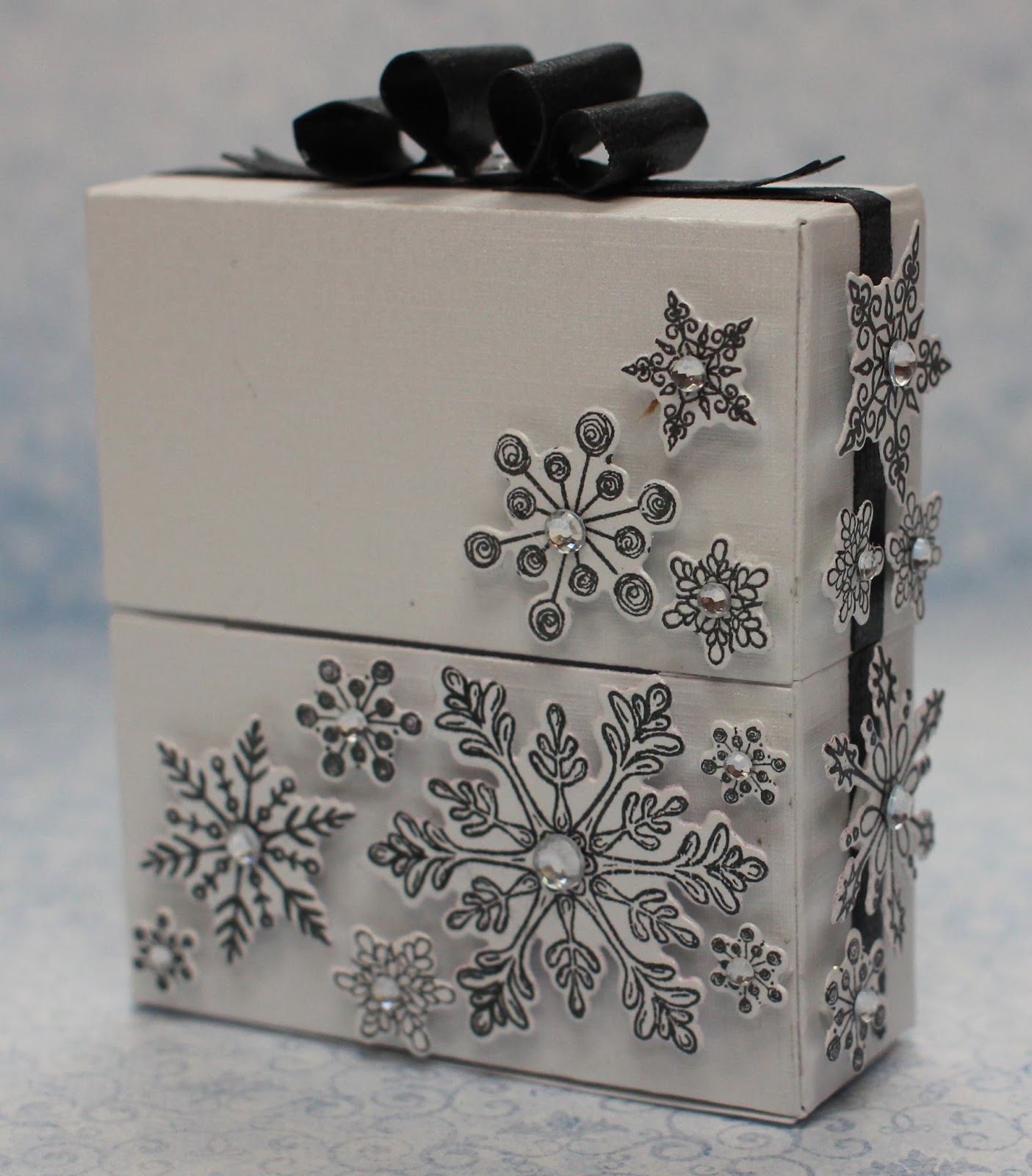 Susan Smit: TWO ADORABLE GIFT BOXES USING HEARTFELT CREATIONS SNOW ...