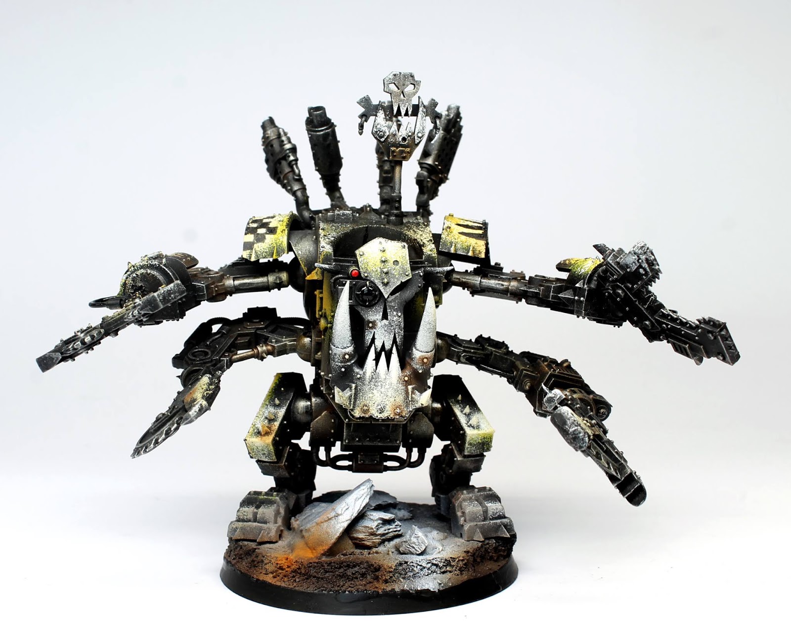 Showcase: Orks Bad Moon Deff Dread - Tale of Painters