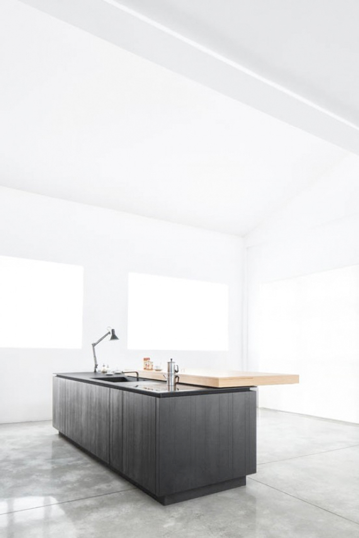 facing north with gracia: Minimal kitchen made of paper