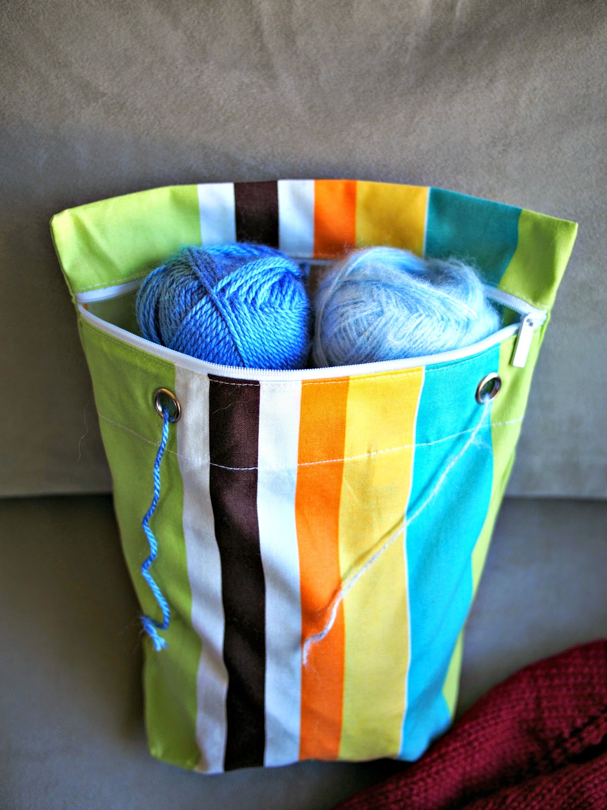TingTingMamMa: Tutorial: Easy Zipper Yarn Dispenser Bag