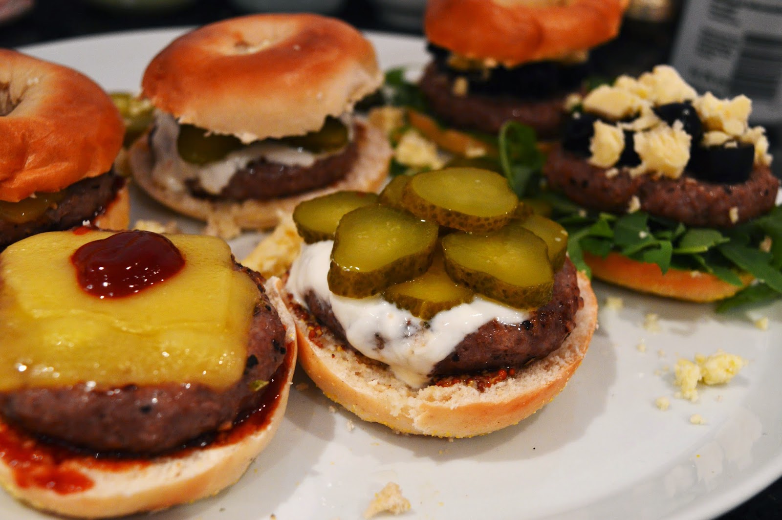 Coisas e Coisinhas: 3 Style Mini Burgers - Um aniversário muito ...