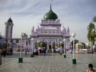 Lucknow : Nawabon Ka Shahar: Tourists Places in Lucknow