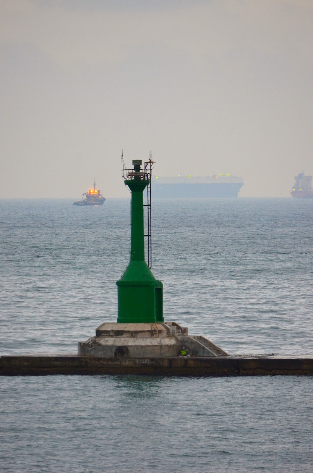 Neal's Lighthouse Blog: Kaohsiung North Breakwater Lighthouse ...