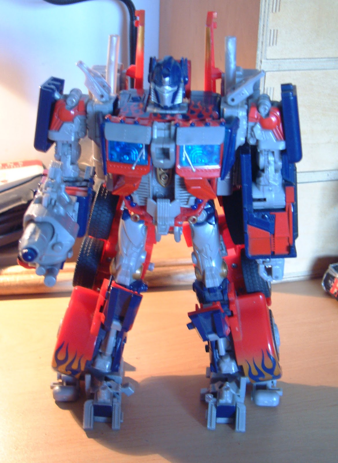 THE TRANSFORMERS: 2007 MOVIE LEADER OPTIMUS PRIME