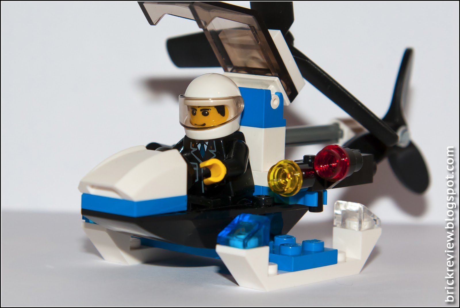 Brickreview: LEGO 4991: MiniElicottero della Polizia