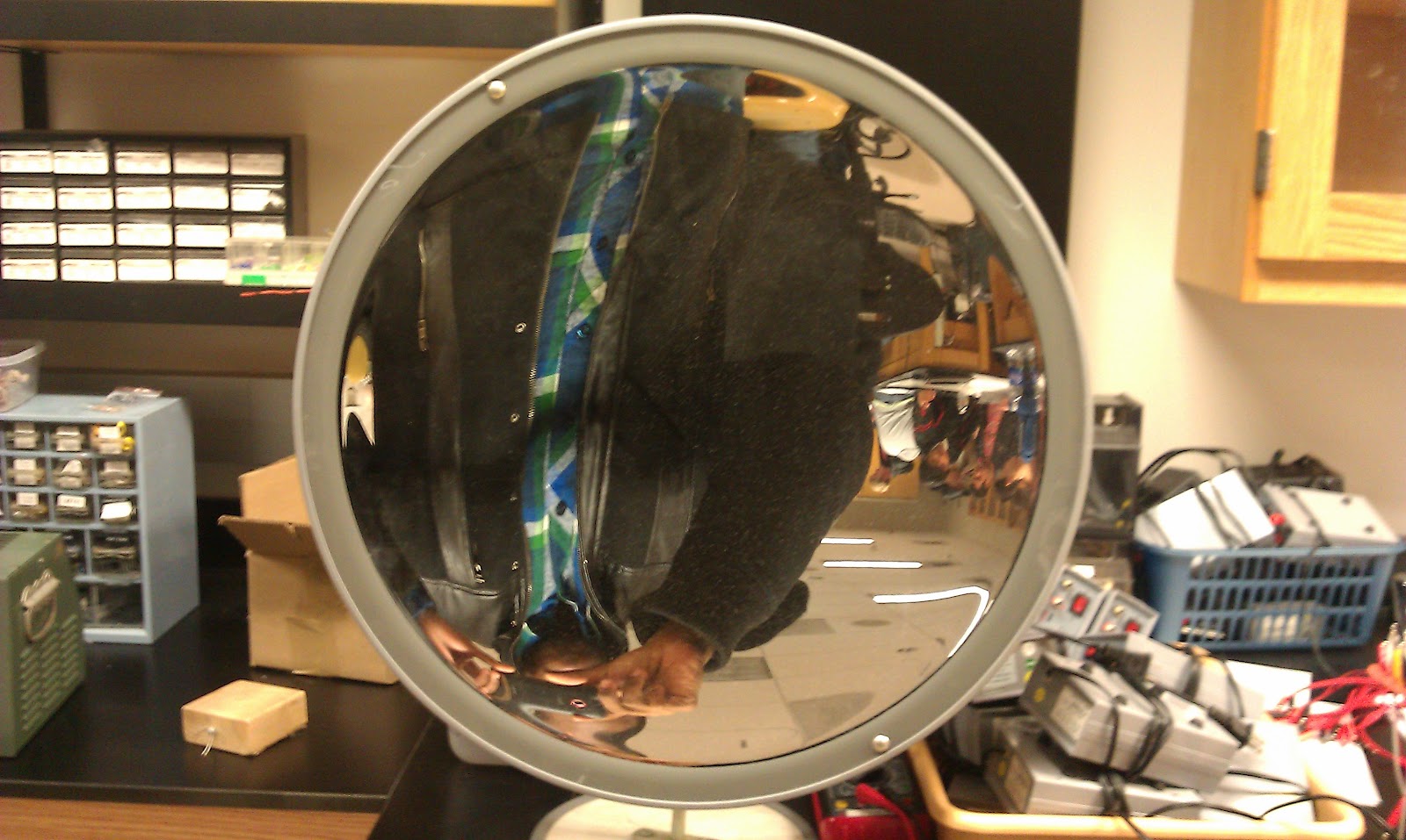 Physics 4C adhunter: Experiment 7: Concave and Convex Mirrors