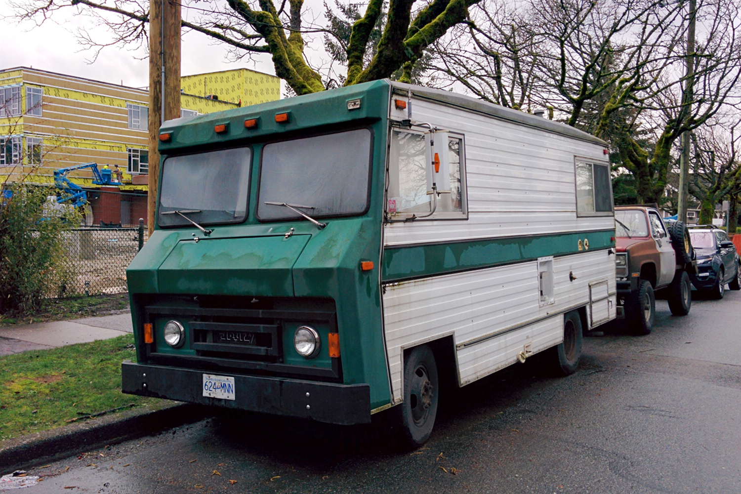 Old Parked Cars Vancouver: 1975 Fleury Motorhome