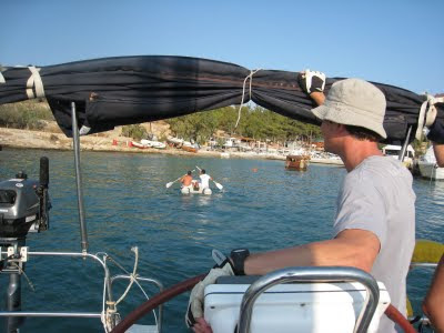 Apuntes de Náutica: La Dingui y la Fueraborda