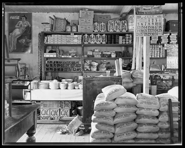 The Farmhouse Porch: General Store Vignette Vintage Can Labels and How ...