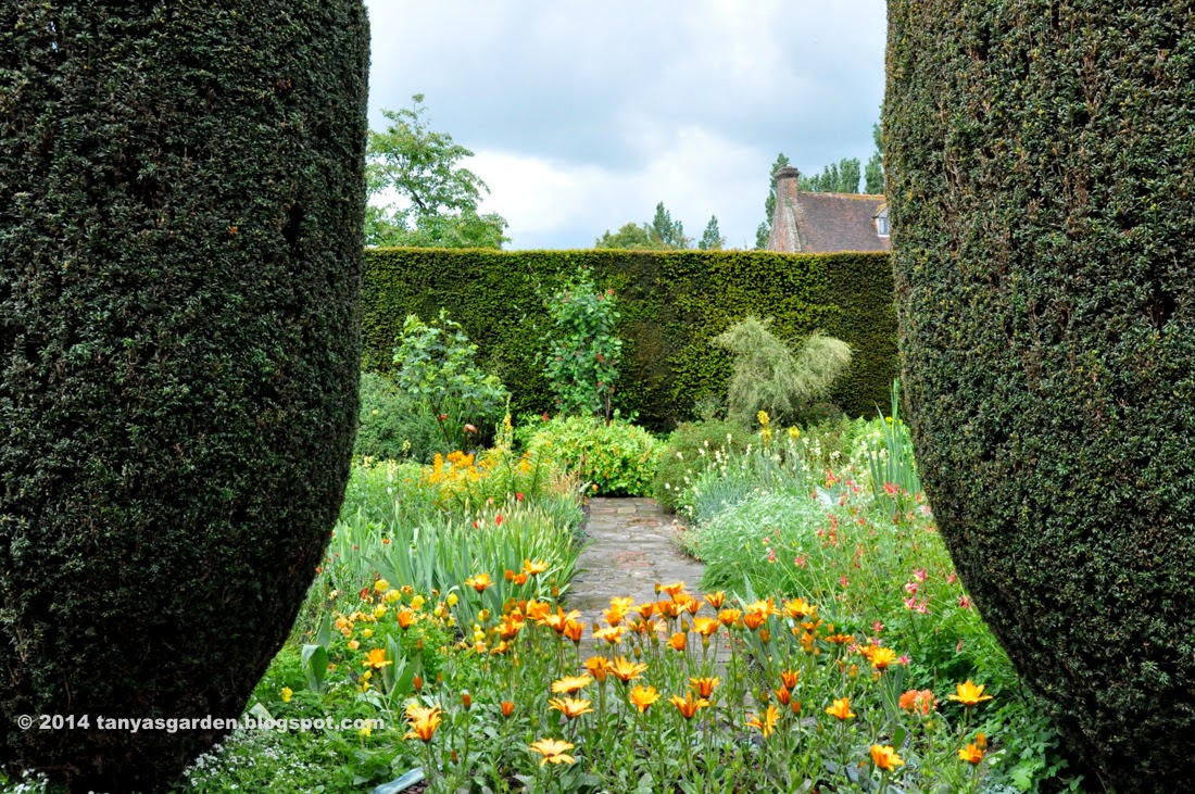 MySecretGarden: Sissinghurst Cottage Garden Pictures. (Part 4)