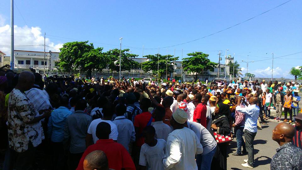 Peuple Comorien, Aides-toi le ciel t'aidera | HabarizaComores.com ...