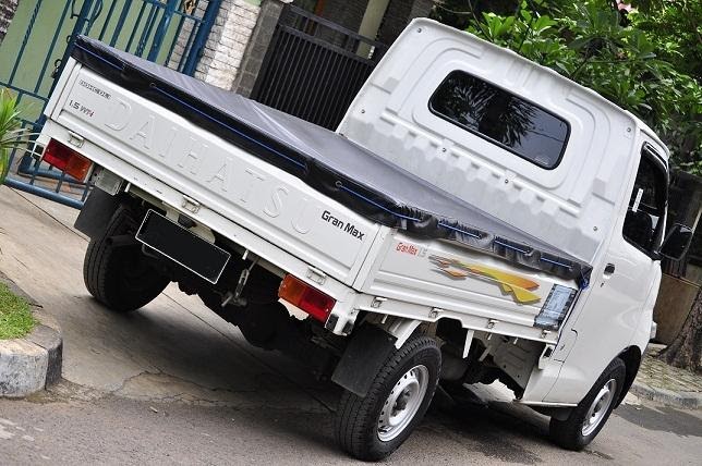 Silvia Orenzo TransMedia: Angkutan Barang dan Perniagaan