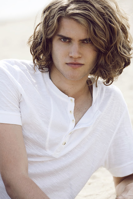 Adentro Style: Shoot| Gabriel Freilich