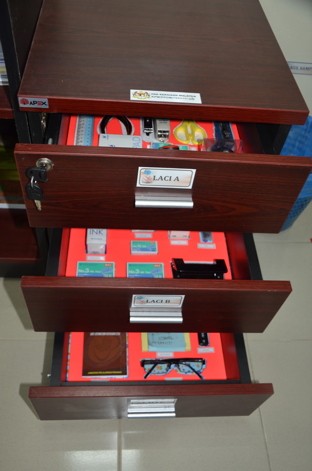 Gerbang Kualiti Pendidikan: Laci 5S terbaik PPDM milik Encik Husry