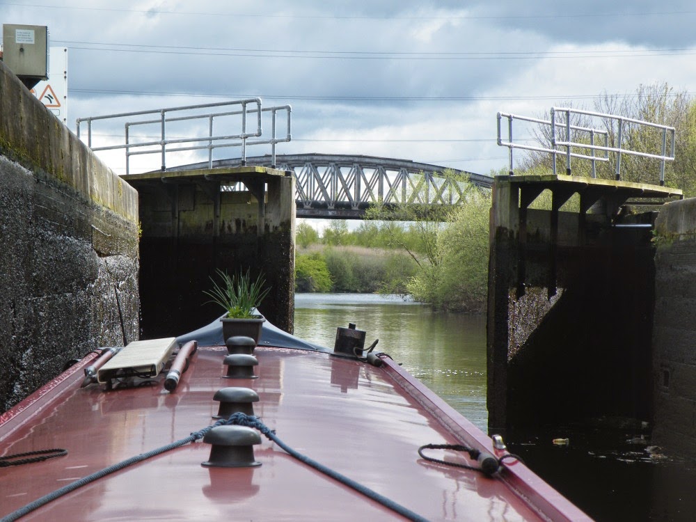 Travelling the Canals of England: Wide Waters to Goole