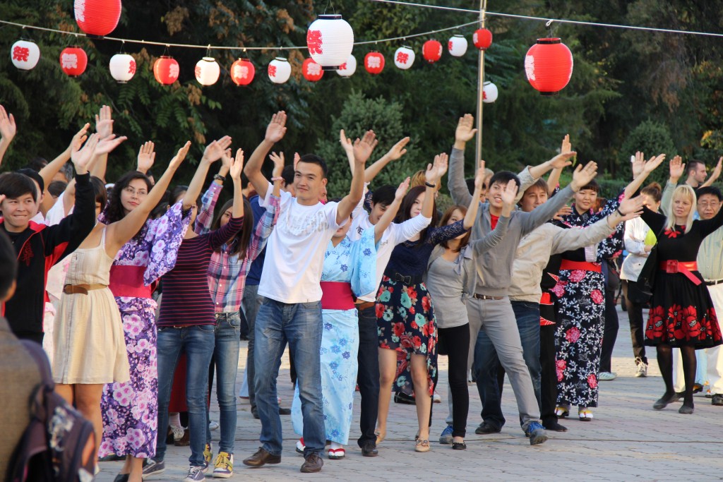 dance steps: JAPANESE BON ODORI DANCE IN THE JAPANESE COMMUNITY (UPDATE 2023)