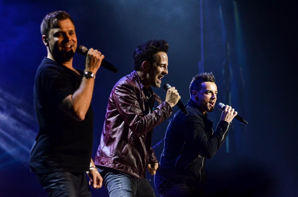 Pinoy Gazette: A1 proves that boybands are forever