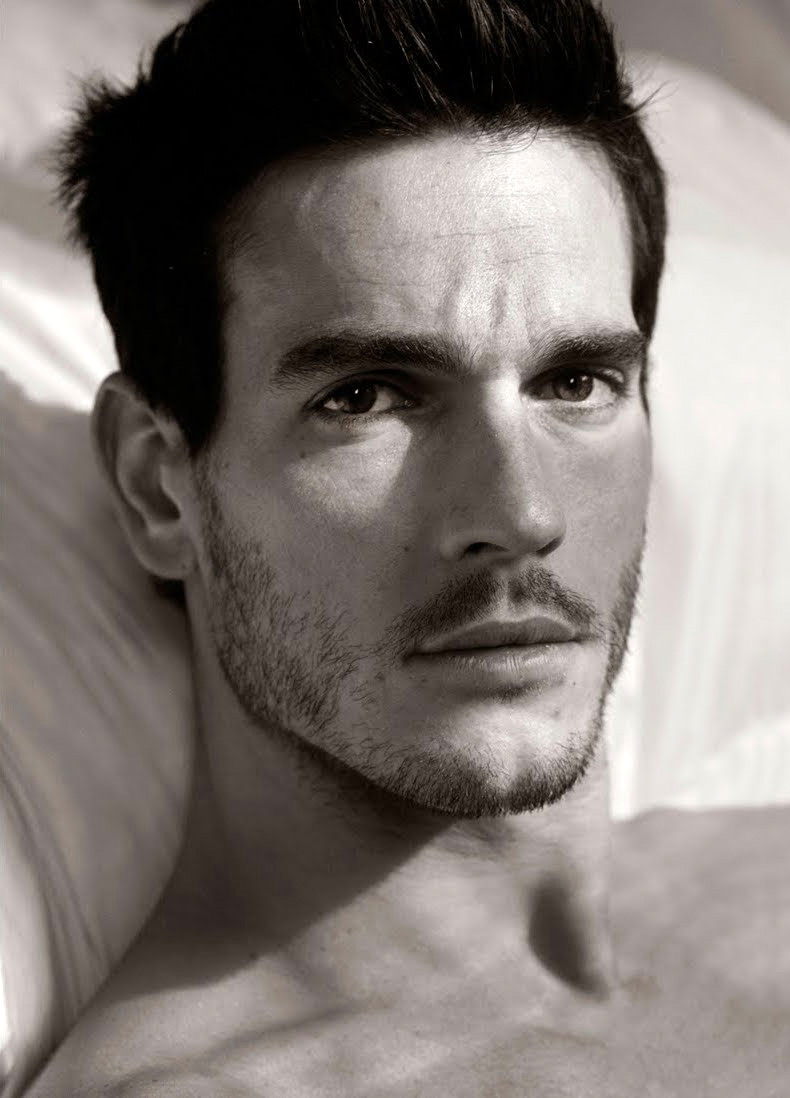 L'Homme du Jour: JOSH KLOSS