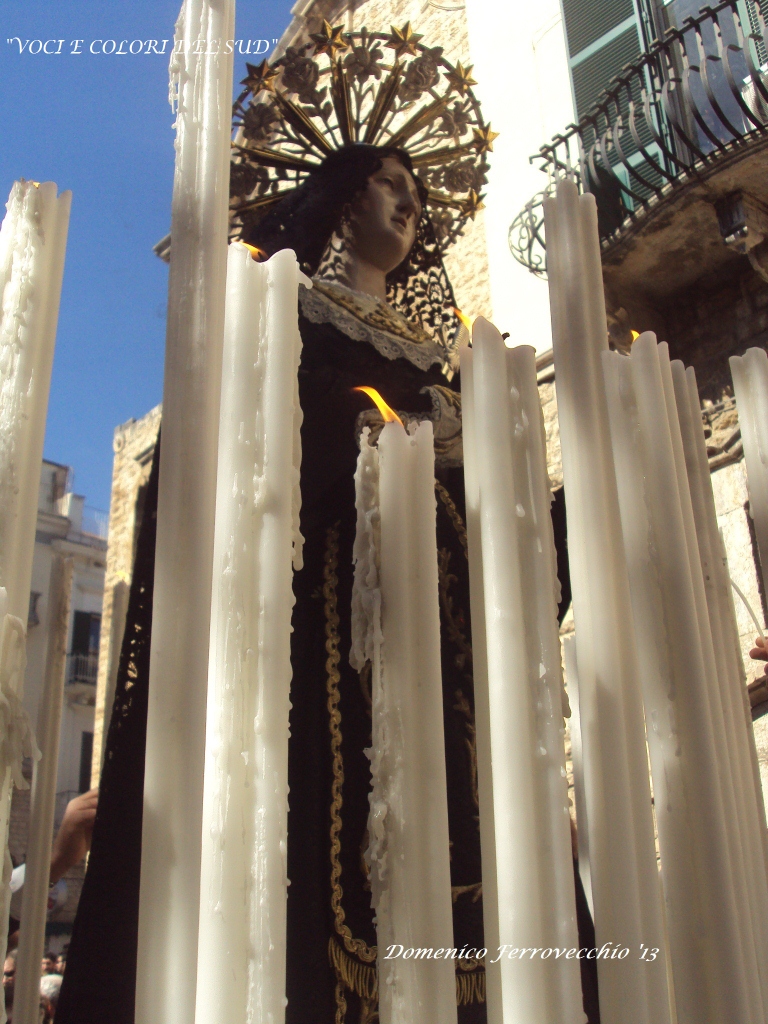 Voci e colori del Sud: La processione della Desolata a Bitonto