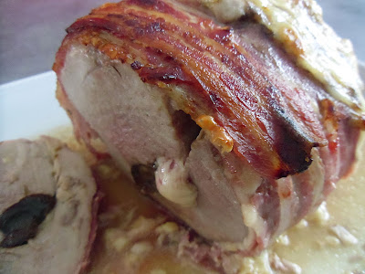 Gourmande ou passionnée...: Rôti de porc lardé farci aux pruneaux et ...