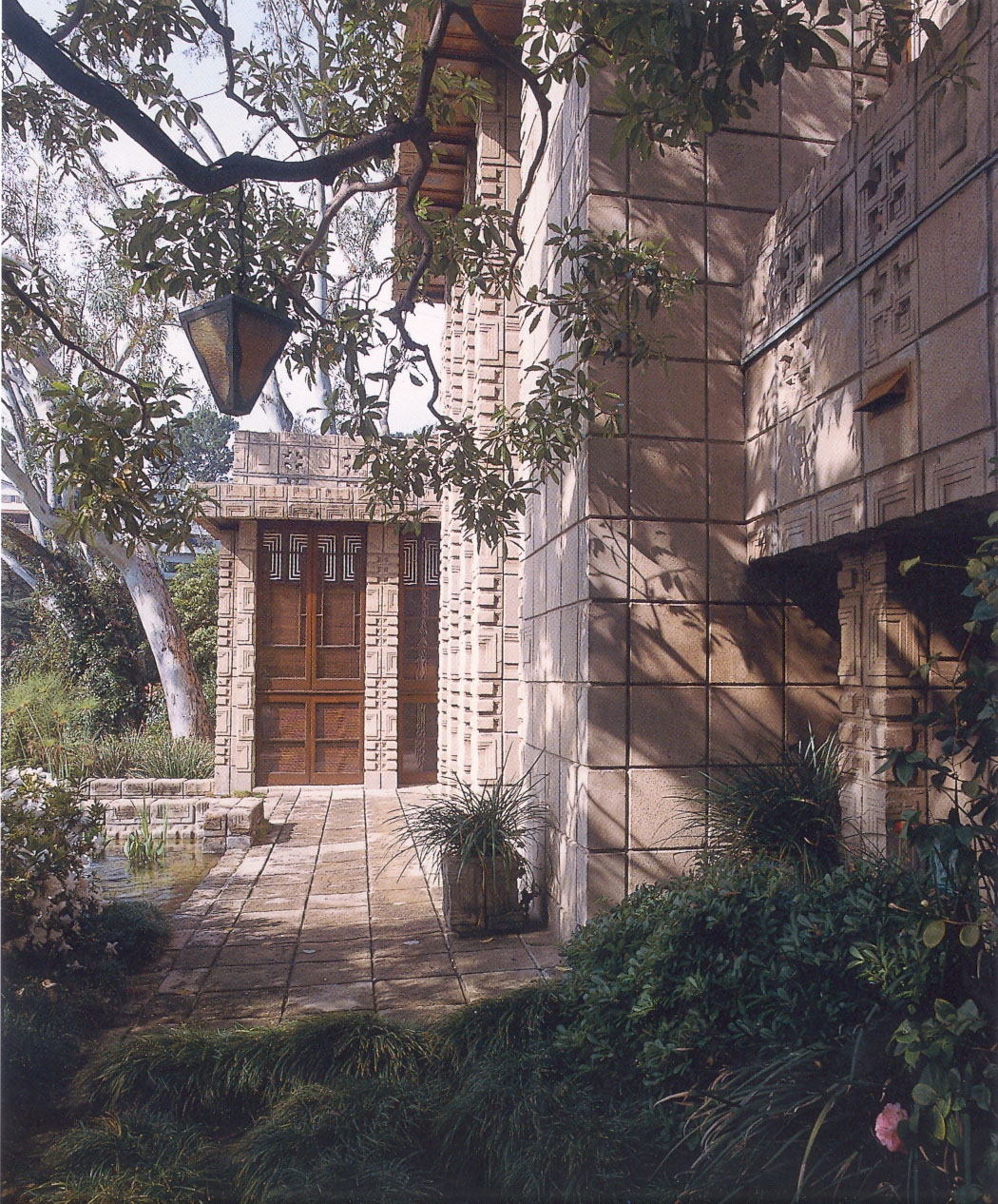 Walter Gropius i Frank Lloyd Wright: Las casas de bloque textil ...