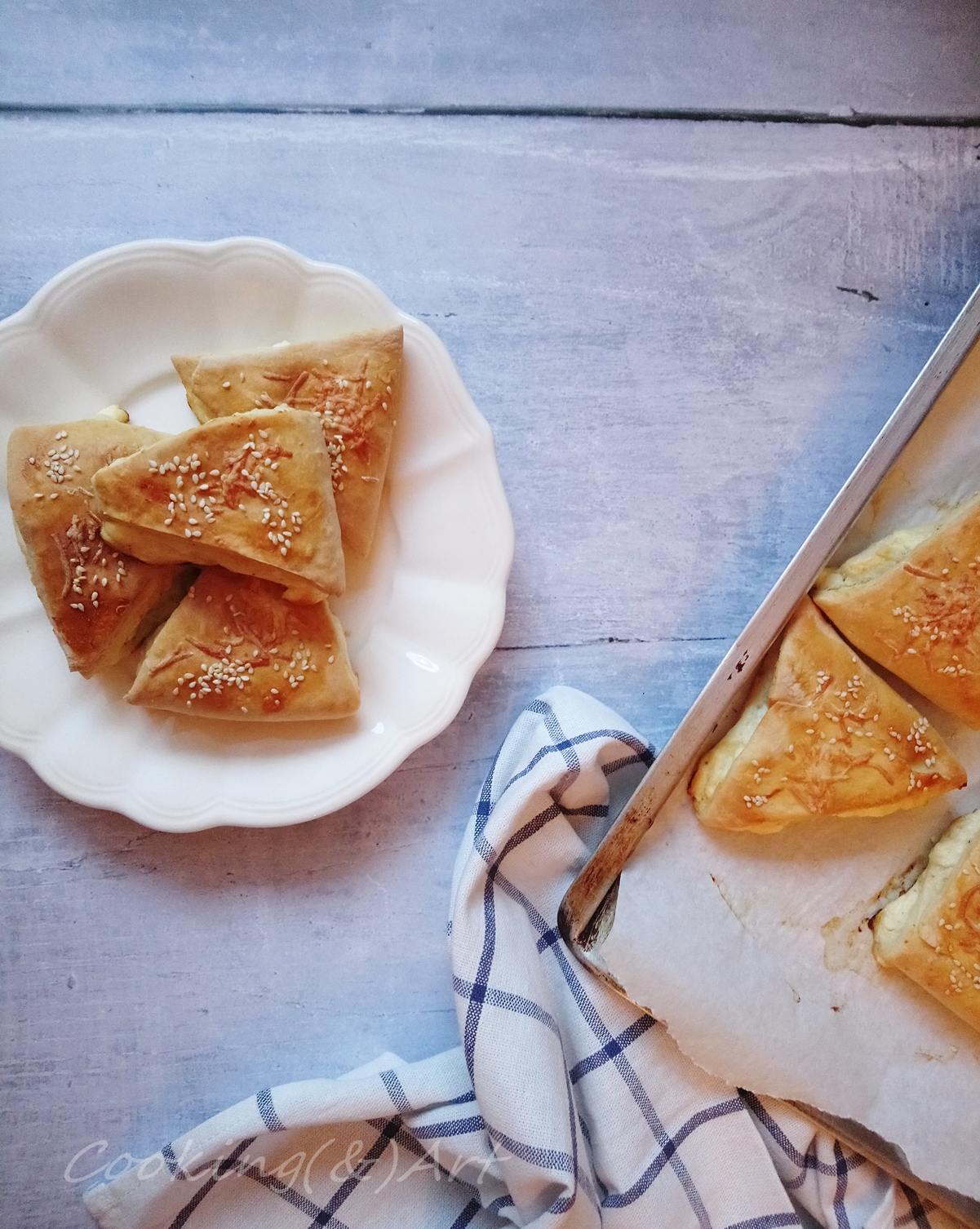 Τρίγωνα με φέτα & χειροποίητη ζύμη / Cheesy triangles with homemade ...
