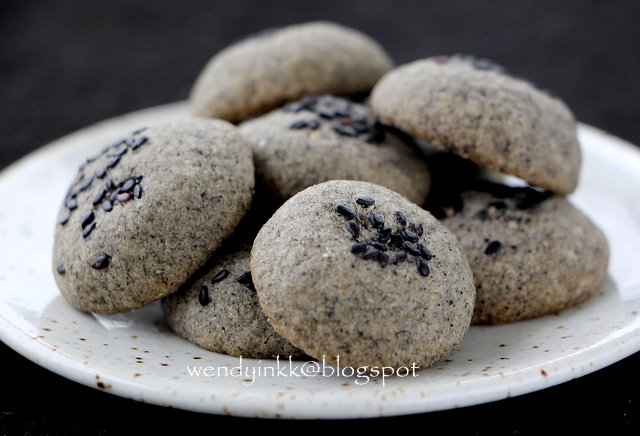 Table for 2.... or more: Black Sesame Cookies