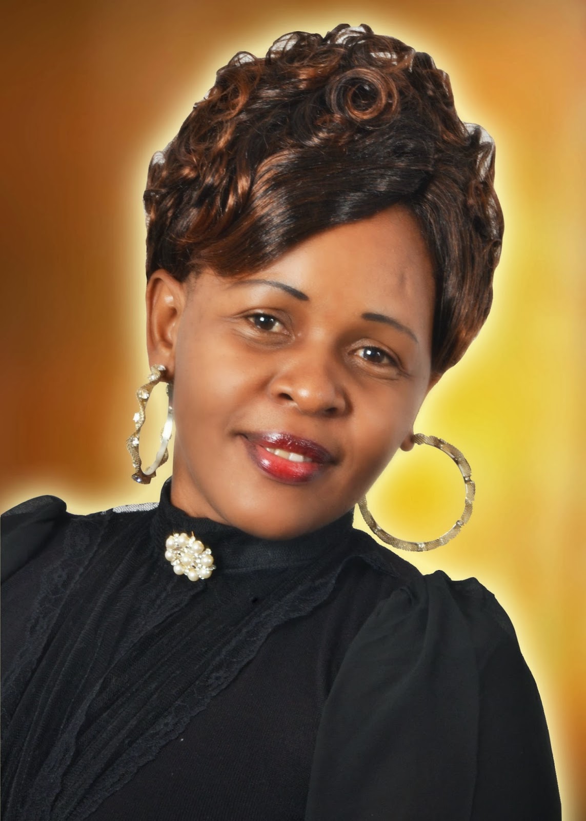 MICHARAZO MITUPU: Jennifer Mgendi: Nyota wa Muziki wa Injili anayelia ...