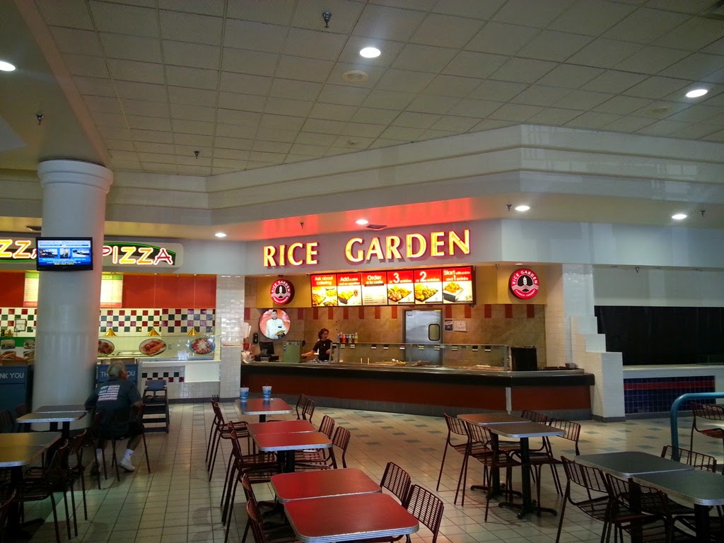 Laughlin Buzz: Coach, E-Juice and a Food Court