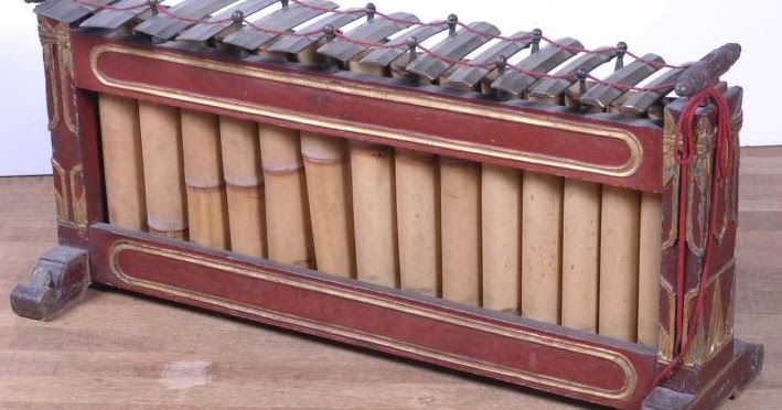 Alat Musik Slenthem Dan Cara Memainkannya - Tarjopedia