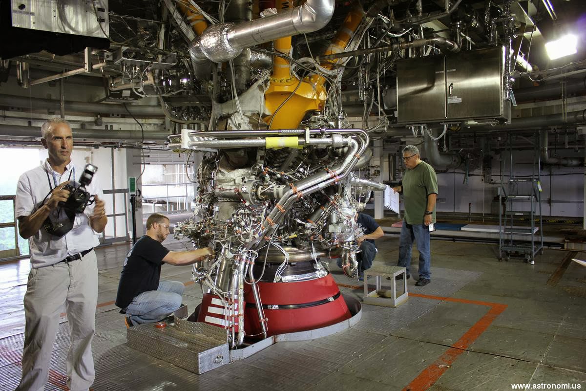 Everything: RS-25, Mesin Roket Terbaru, Terkuat, dan Terbesar yang ...